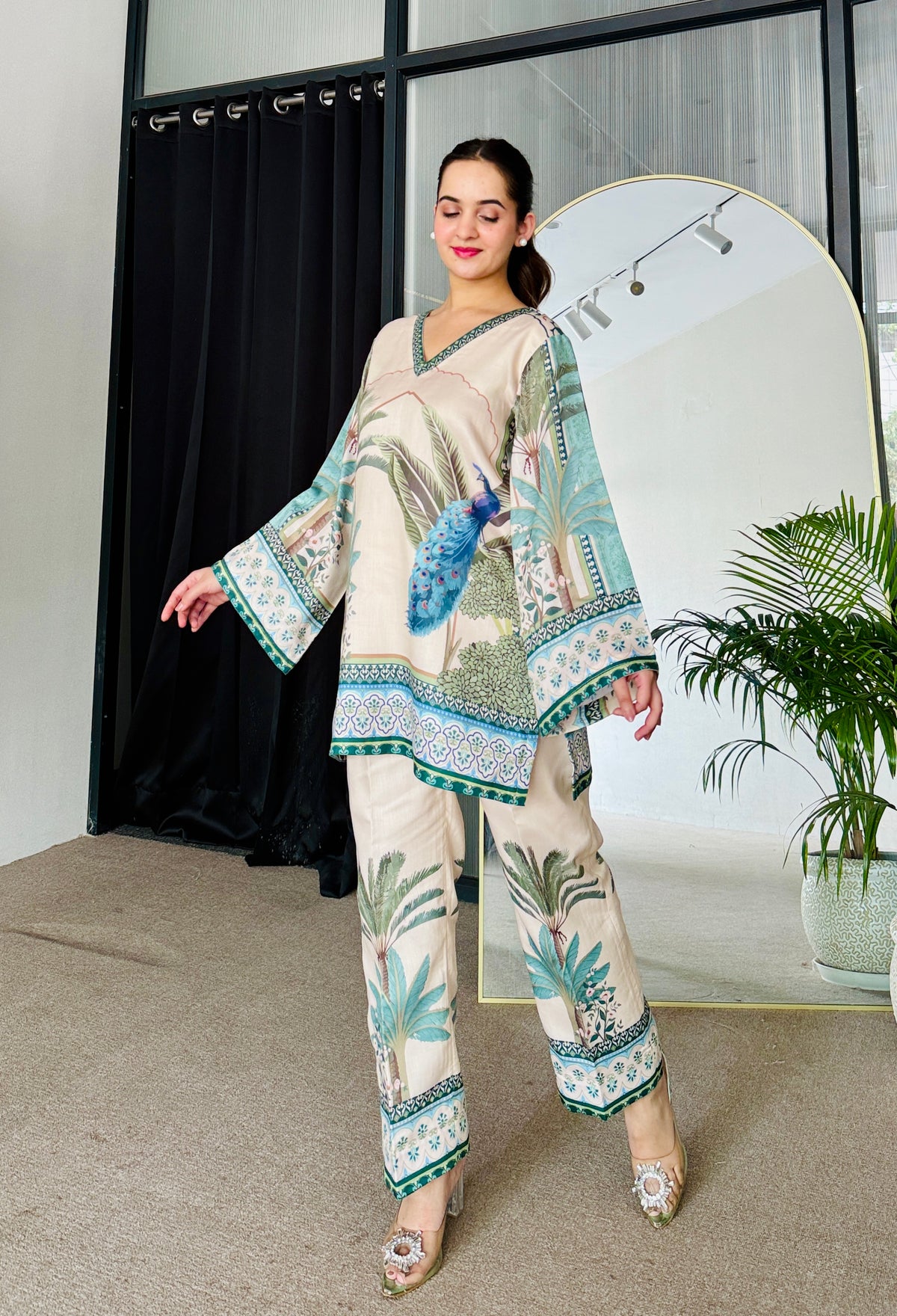 Pakistani Kurta Set - Buy 100+ Pakistani Kurtas For Women & Ladies Online